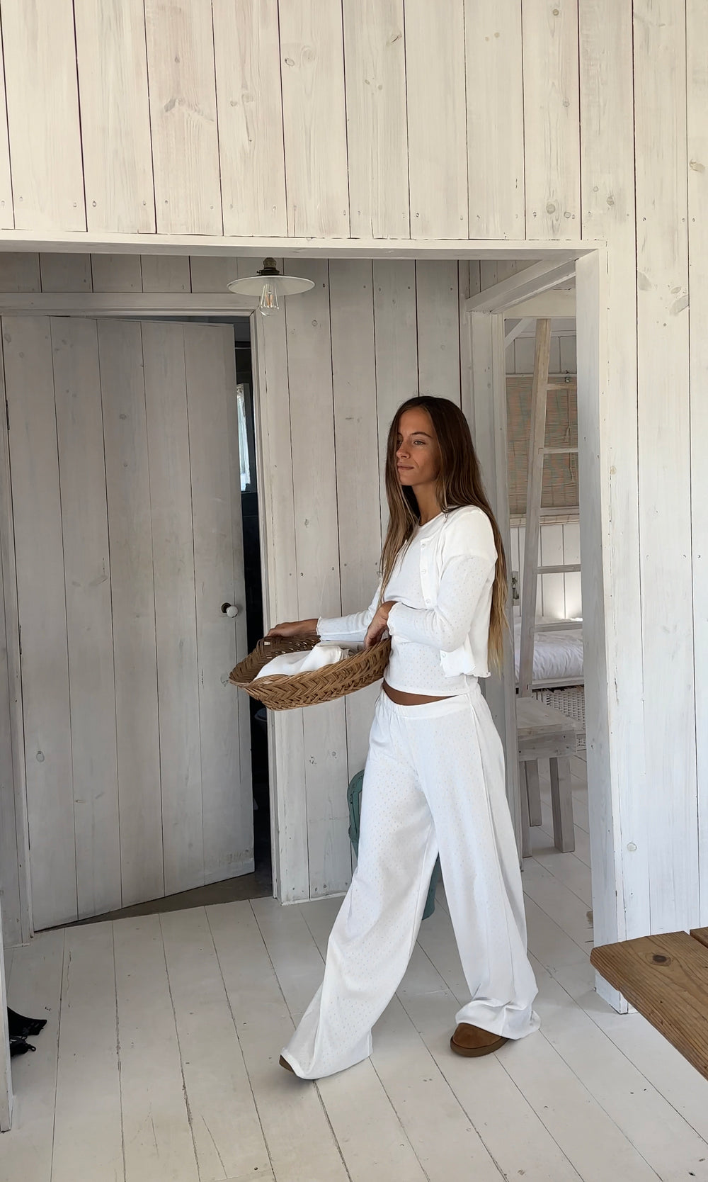 RÓURI OFFICAL – Rouri